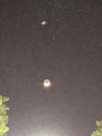 The slit moon over Orlando tonight - theDIBB